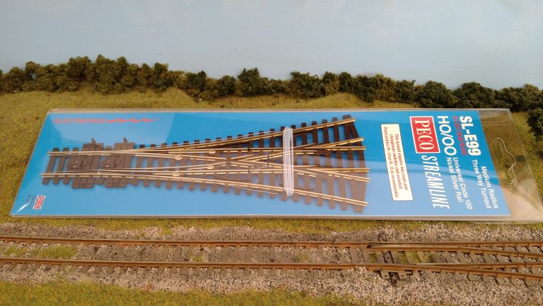 SL-E99 PECO STREAMLINE MEDIUM RADIUS THREE WAY TURNOUT POINT ...