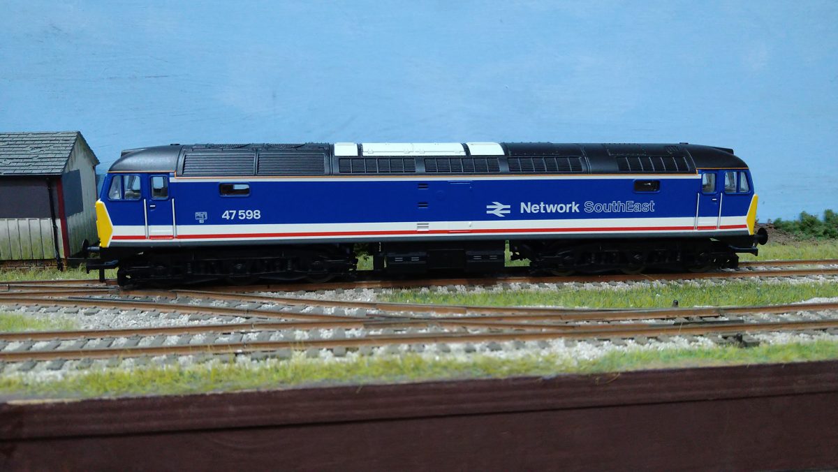 R30187 HORNBY RAILROAD NETWORK SOUTH EAST NSE CLASS 47 47598 – Sawyer ...